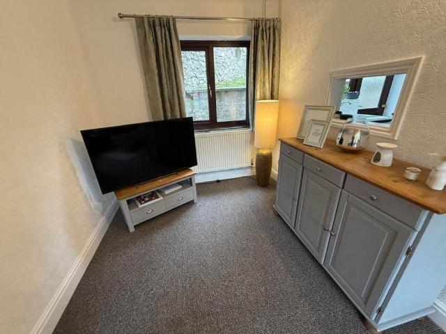 4 bedroom detached house to rent