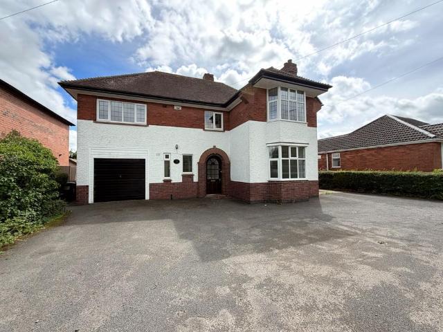 4 bedroom detached house to rent