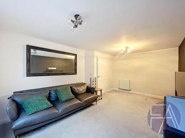 4 bedroom detached house to rent