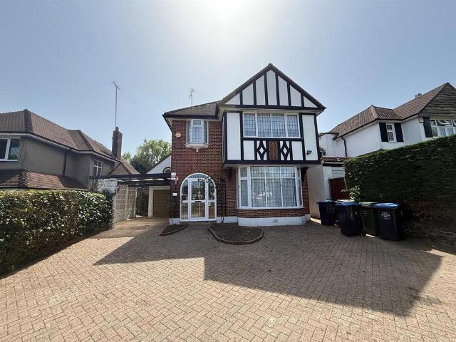 4 bedroom detached house to rent