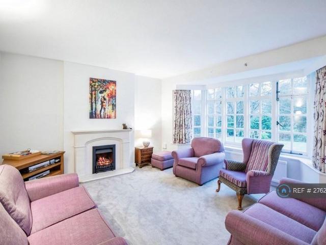 5 bedroom detached house to rent
