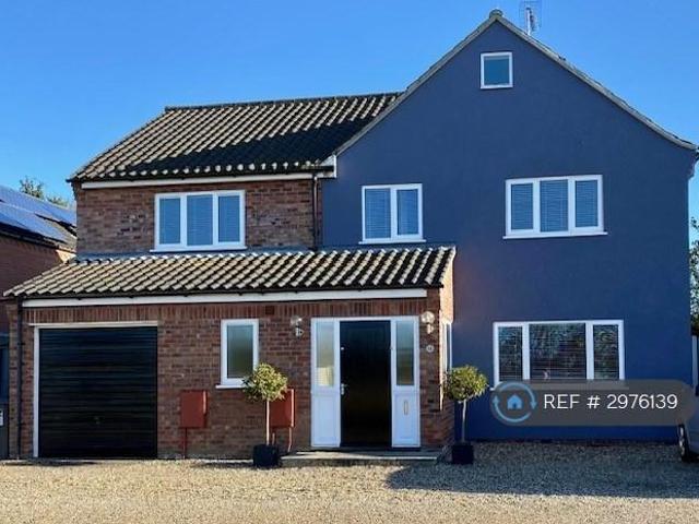 4 bedroom detached house to rent