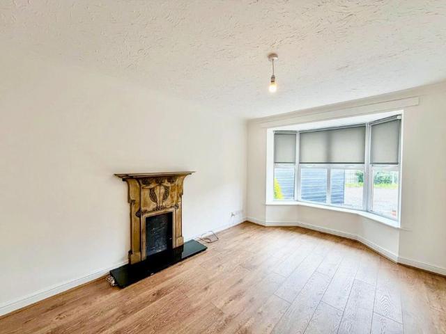 4 bedroom detached house to rent