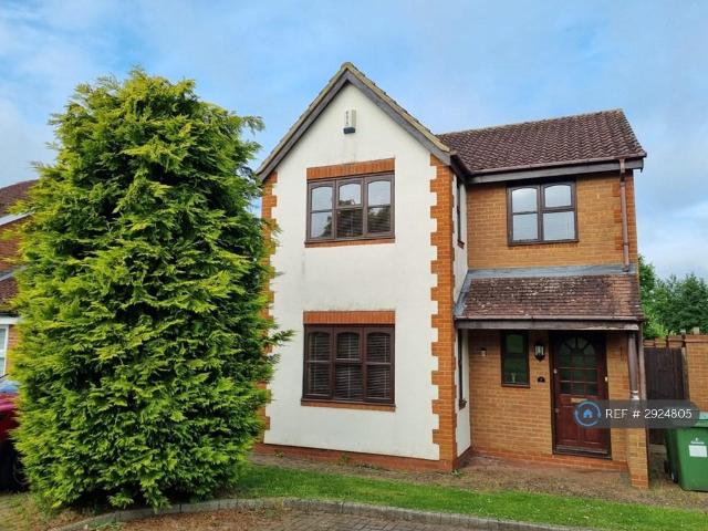 4 bedroom detached house to rent