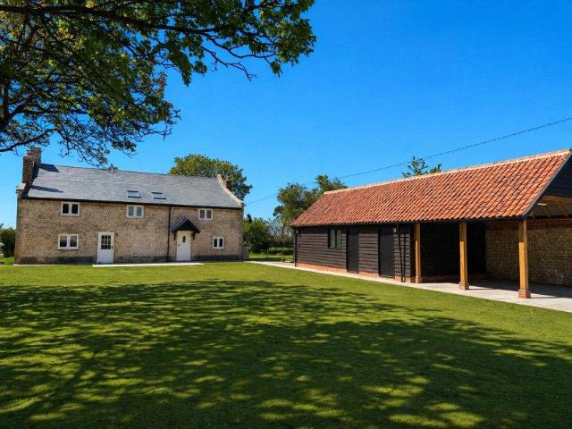 4 bedroom detached house to rent