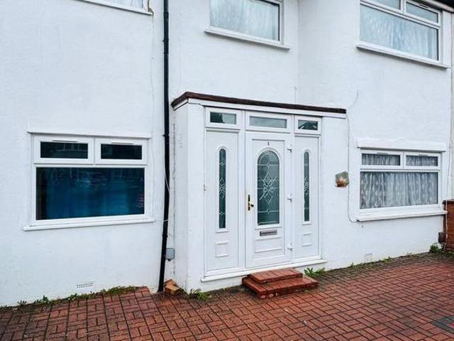4 bedroom detached house to rent