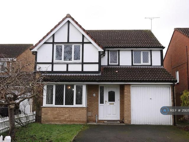 4 bedroom detached house to rent