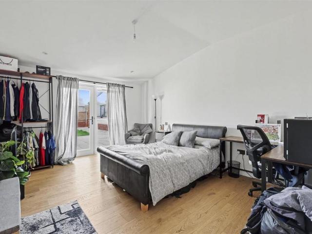 4 bedroom detached house to rent
