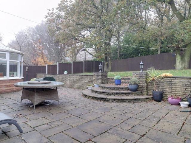 4 bedroom detached house to rent