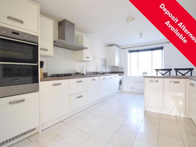 4 bedroom detached house to rent