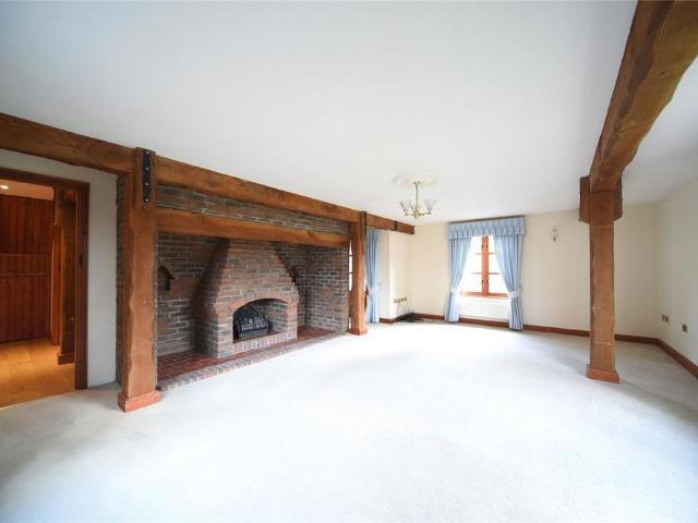 4 bedroom detached house to rent