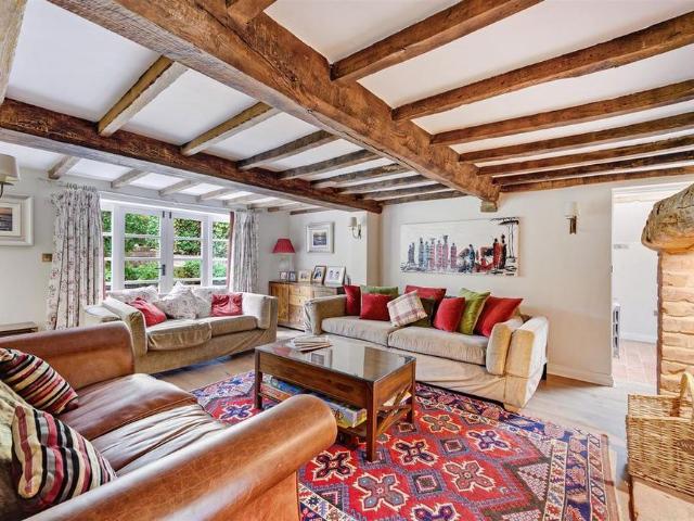 4 bedroom detached house to rent