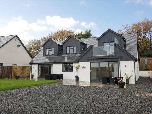 4 bedroom detached house to rent