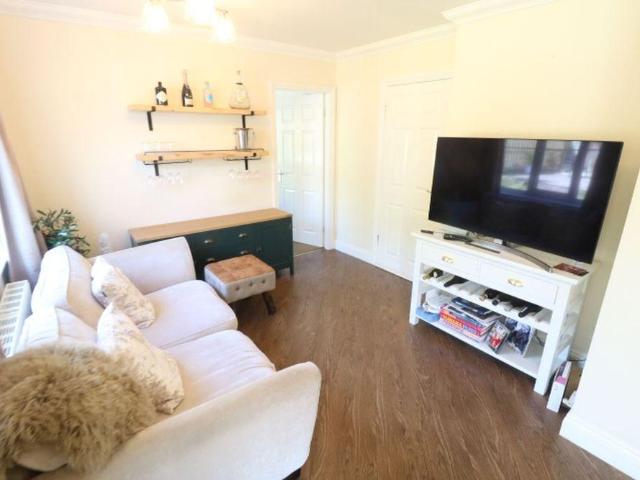4 bedroom detached house to rent