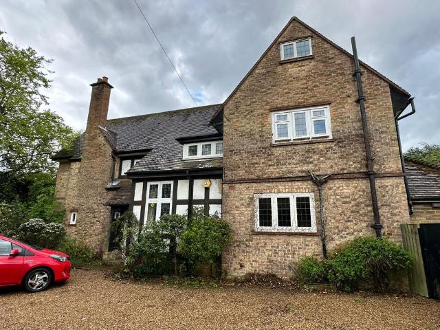 4 bedroom detached house to rent