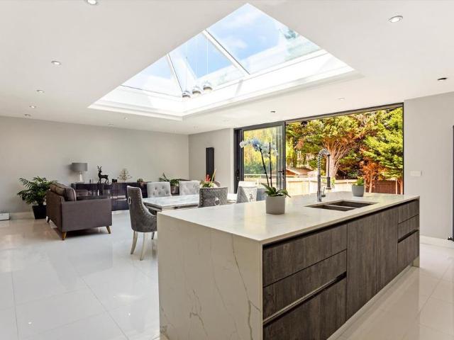 4 bedroom detached house to rent