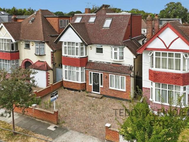 4 bedroom detached house to rent