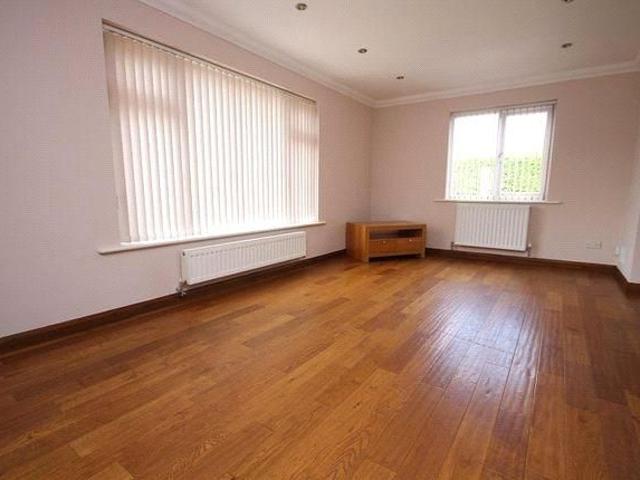 4 bedroom detached house to rent