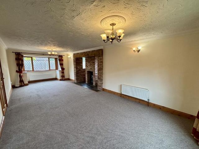 4 bedroom detached house to rent