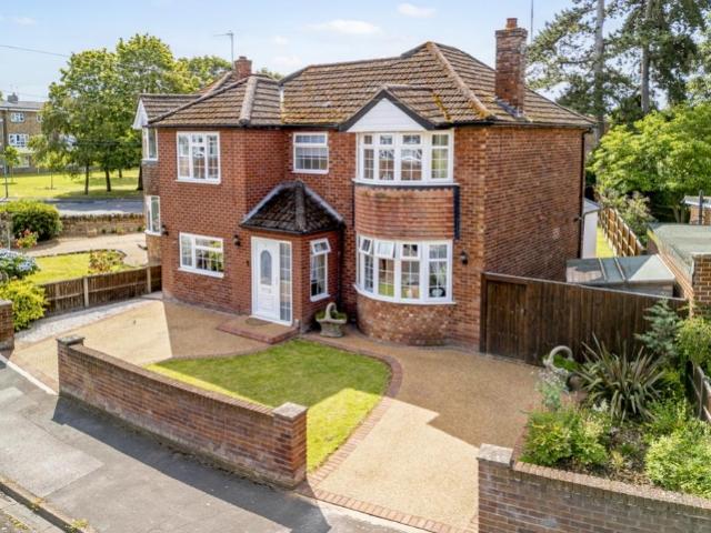 4 bedroom detached house to rent