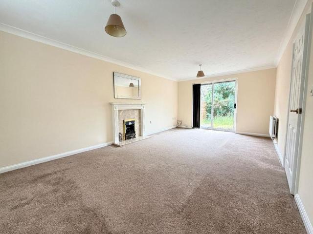 4 bedroom detached house to rent