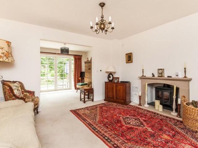 4 bedroom detached house to rent