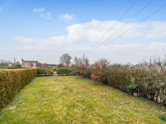 4 bedroom detached house to rent