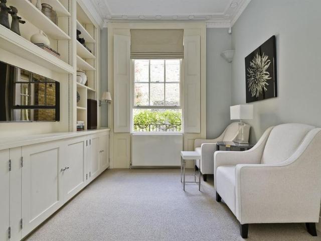 4 bedroom detached house to rent