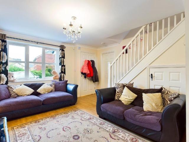 4 bedroom detached house to rent