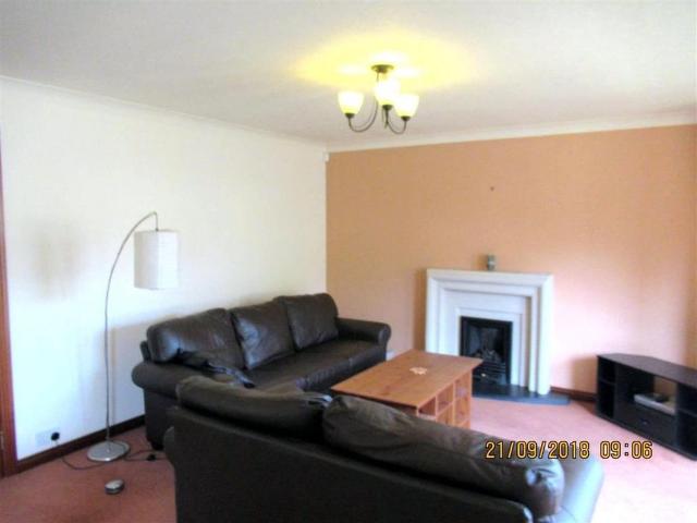 4 bedroom detached house to rent