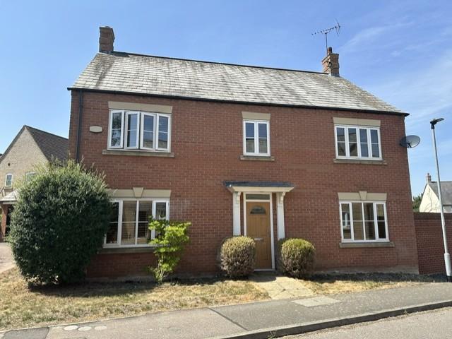 4 bedroom detached house to rent