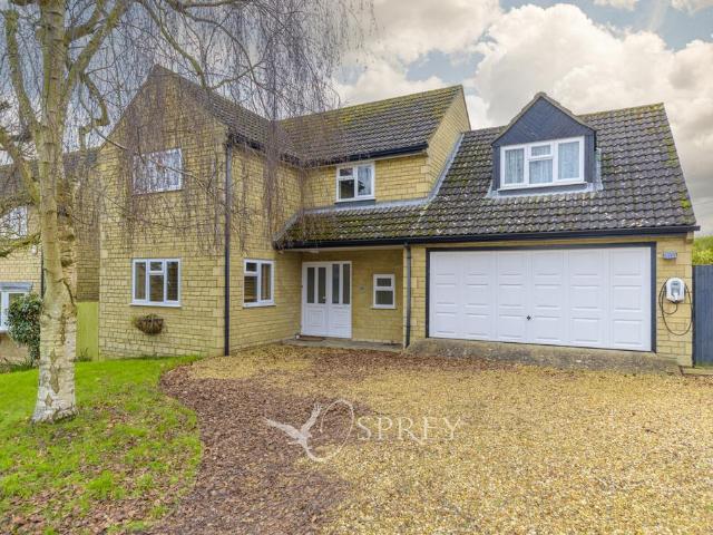 4 bedroom detached house to rent