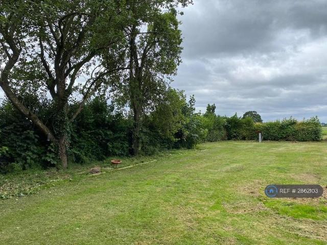 4 bedroom detached house to rent