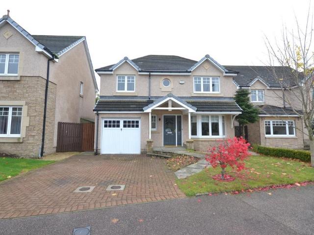 4 bedroom detached house to rent