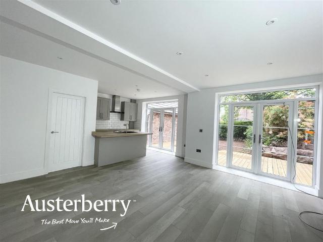 4 bedroom detached house to rent
