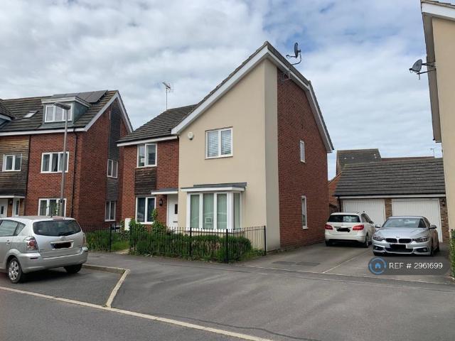 4 bedroom detached house to rent
