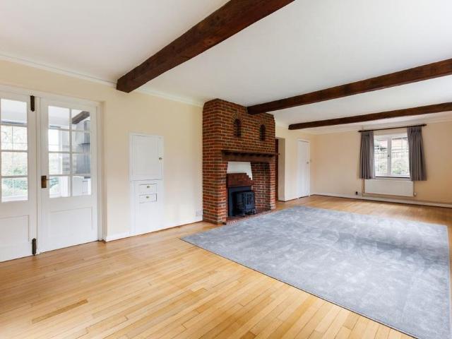 4 bedroom detached house to rent