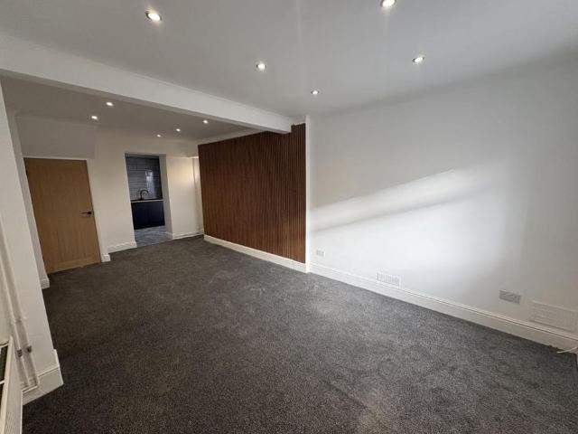 4 bedroom detached house to rent