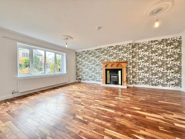 4 bedroom detached house to rent
