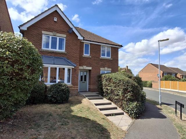 4 bedroom detached house to rent
