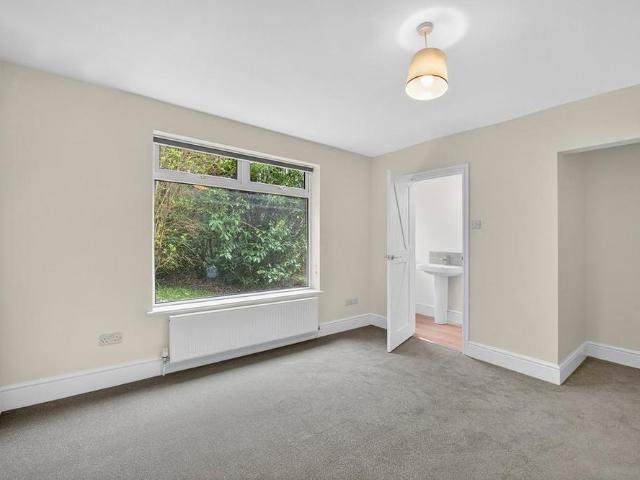 4 bedroom detached house to rent