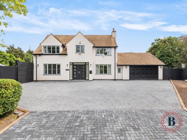 4 bedroom detached house to rent