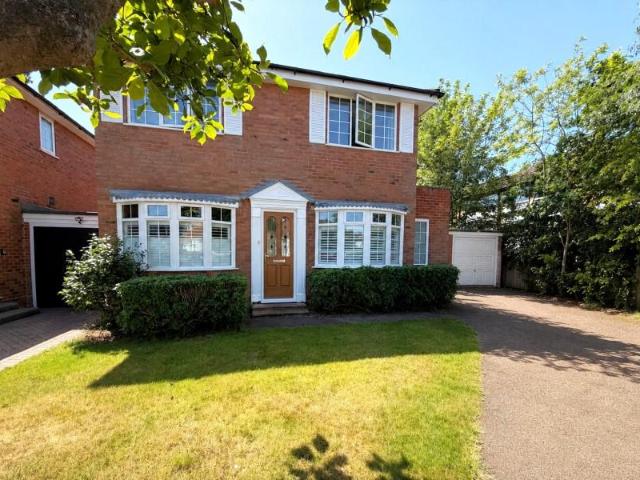4 bedroom detached house to rent