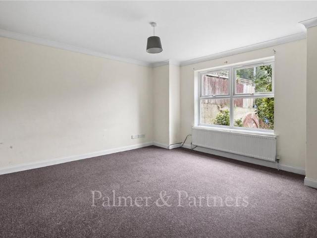 4 bedroom detached house to rent