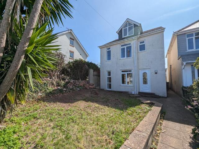 4 bedroom detached house to rent