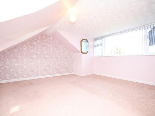 4 bedroom detached house to rent