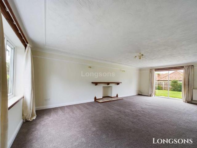 4 bedroom detached house to rent