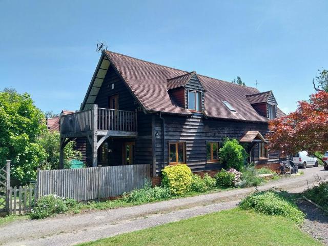 4 bedroom detached house to rent