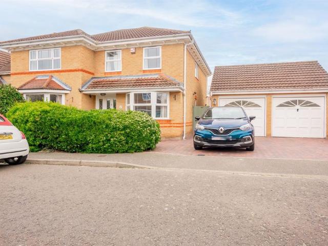 4 bedroom detached house to rent