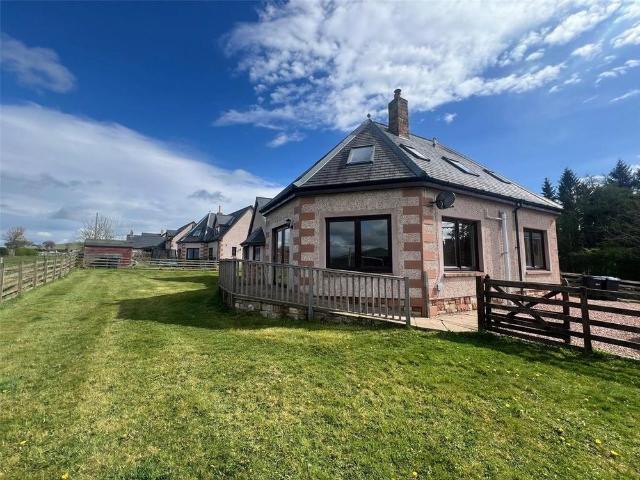 4 bedroom detached house to rent